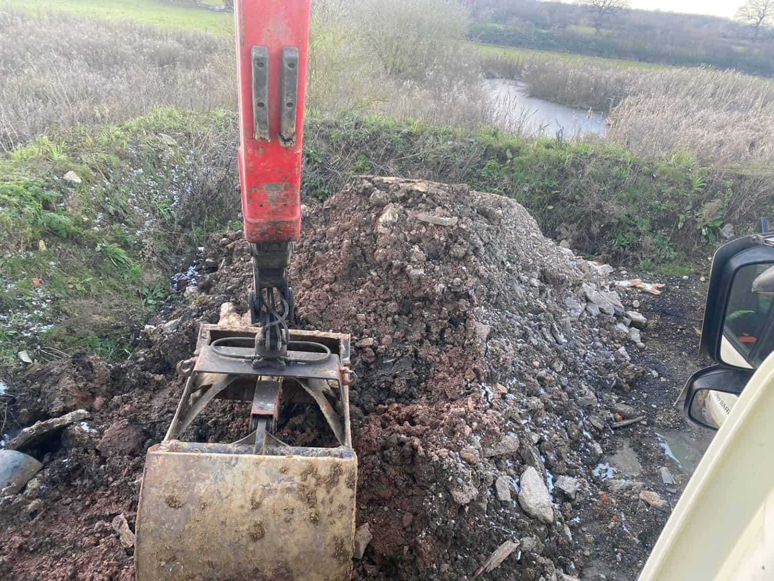 Muck Away Services | LG Grab Hire: Efficient Waste Removal